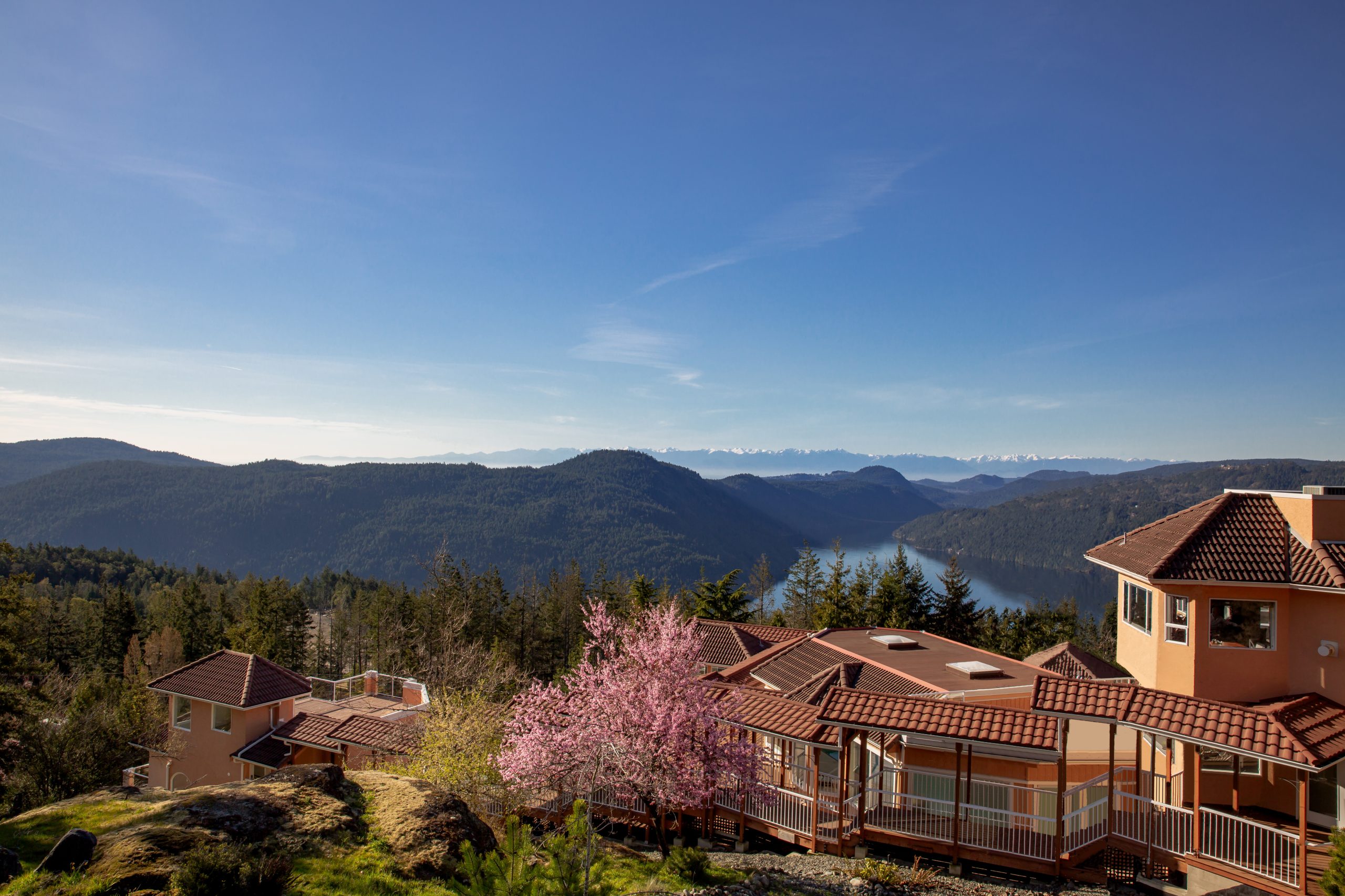 Villa Eyrie Resort - Tourism Vancouver Island